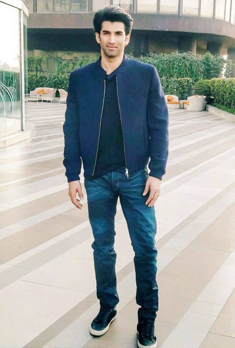 Aditya Roy Kapur Height, Age, Girlfriend, Family, Biography & More ...