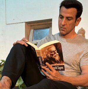 Ronit Roy Age, Wife, Family, Biography & More » StarsUnfolded