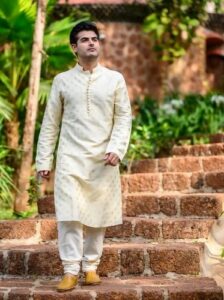 Omkar Kapoor Height, Age, Family, Biography » StarsUnfolded