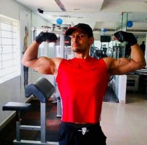 Vikram (Actor) Height, Age, Wife, Children, Family, Biography ...