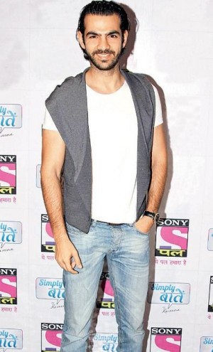 Karan V Grover Height, Age, Girlfriend, Wife, Family, Biography & More ...