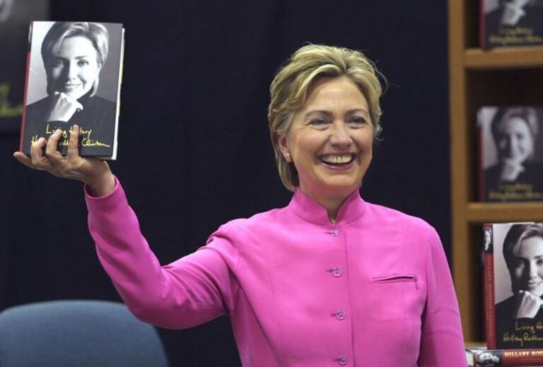 Hillary Clinton Age, Husband, Children, Family, Biography » StarsUnfolded