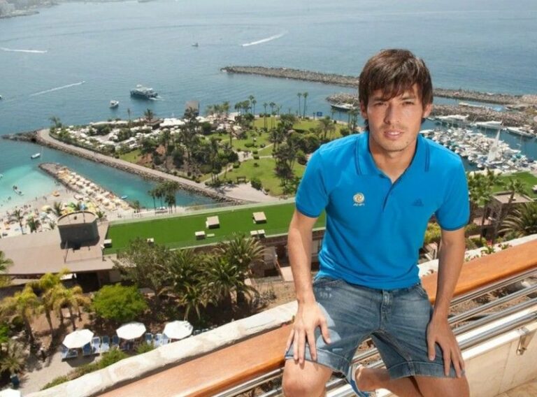 David Silva Height, Age, Girlfriend, Wife, Children, Family, Biography ...