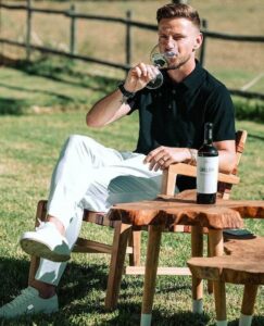 Ivan Rakitić Height, Age, Wife, Children, Family, Biography » StarsUnfolded