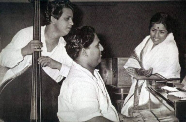 Lata Mangeshkar Age, Death, Husband, Family, Biography » StarsUnfolded