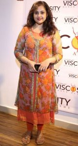 Meena (Actress) Height, Age, Husband, Children, Family, Biography ...