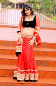 Khushi Kaur (Singer) Height, Weight, Age, Affairs, Husband, Biography ...