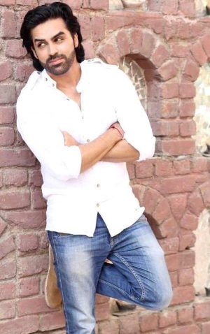 Mayank Gandhi (Actor) Height, Weight, Age, Wife, Biography & More ...