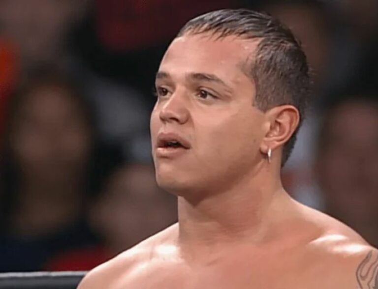 Rey Mysterio Height, Weight, Age, Wife, Children, Family, Biography ...