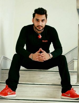 Deep Dhillon (Punjabi Singer) Height, Weight, Age, Affairs,Wife ...