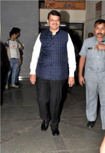 Devendra Fadnavis Age, Caste, Wife, Children, Family, Biography ...