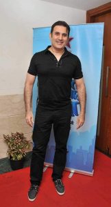 Parmeet Sethi Height, Weight, Age, Affairs, Wife, Children, Biography ...