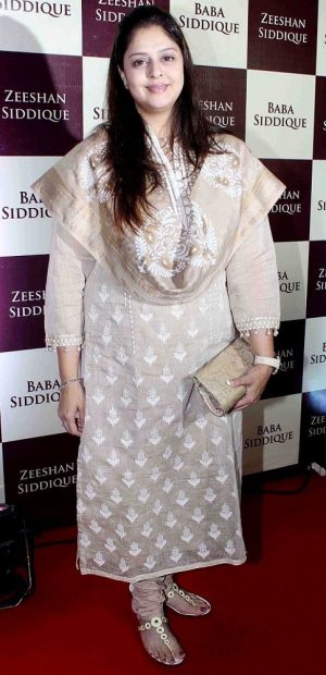 Nagma (Actress) Height, Weight, Age, Affairs, Biography & More ...