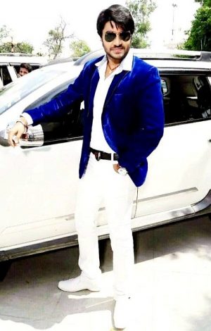 Pradeep Pandey Height, Age, Girlfriend, Family, Biography » StarsUnfolded