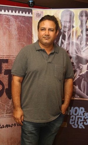 Kumud Mishra Age, Wife, Children, Family, Biography & More » StarsUnfolded