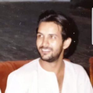Kumud Mishra Age, Wife, Children, Family, Biography & More » StarsUnfolded