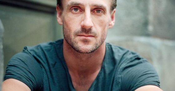 Entertainment » StarsUnfolded