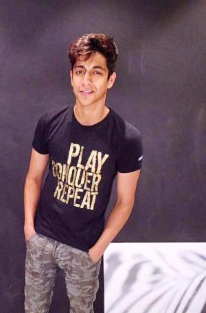 Ahaan Panday Height, Age, Girlfriend, Family, Biography & More ...