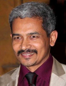 Atul Kulkarni (Actor) Age, Wife, Family, Biography & More » StarsUnfolded