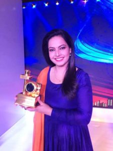 Shweta Jha (News Anchor) Age, Husband, Children, Family, Biography ...