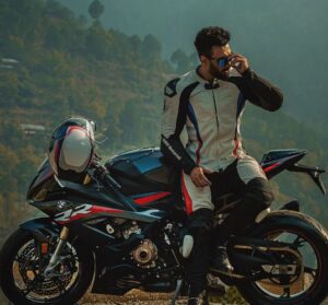 Umair Jaswal Height, Age, Girlfriend, Wife, Children, Family, Biography & More » StarsUnfolded