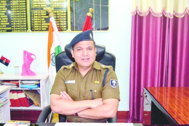 Shivdeep Lande Age, Caste, Height, Weight, Wife, Children, Family ...