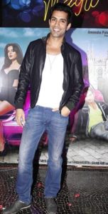 Sahil Shroff Height, Weight, Age, Girlfriend, Family, Biography & More ...