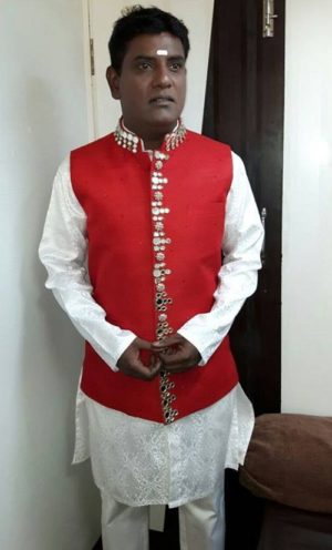 Tanuj Mahashabde Age, Wife, Family, Biography & More » StarsUnfolded