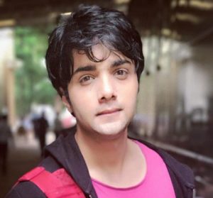 Aakarshan Singh Height, Weight, Age, Girlfriend, Family, Biography ...