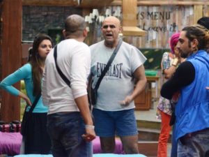 Puneet Issar Height, Age, Wife, Children, Family, Biography & More ...