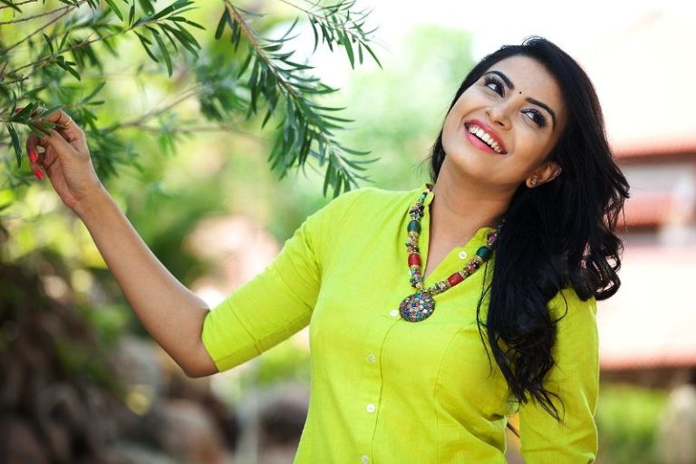 Kavya Shetty Height, Weight, Age, Boyfriend, Family, Biography & More ...