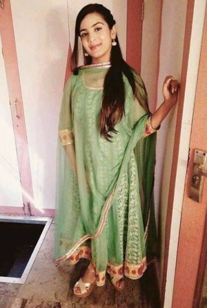 Nikki Sharma (Actress) Age, Boyfriend, Family, Biography » StarsUnfolded