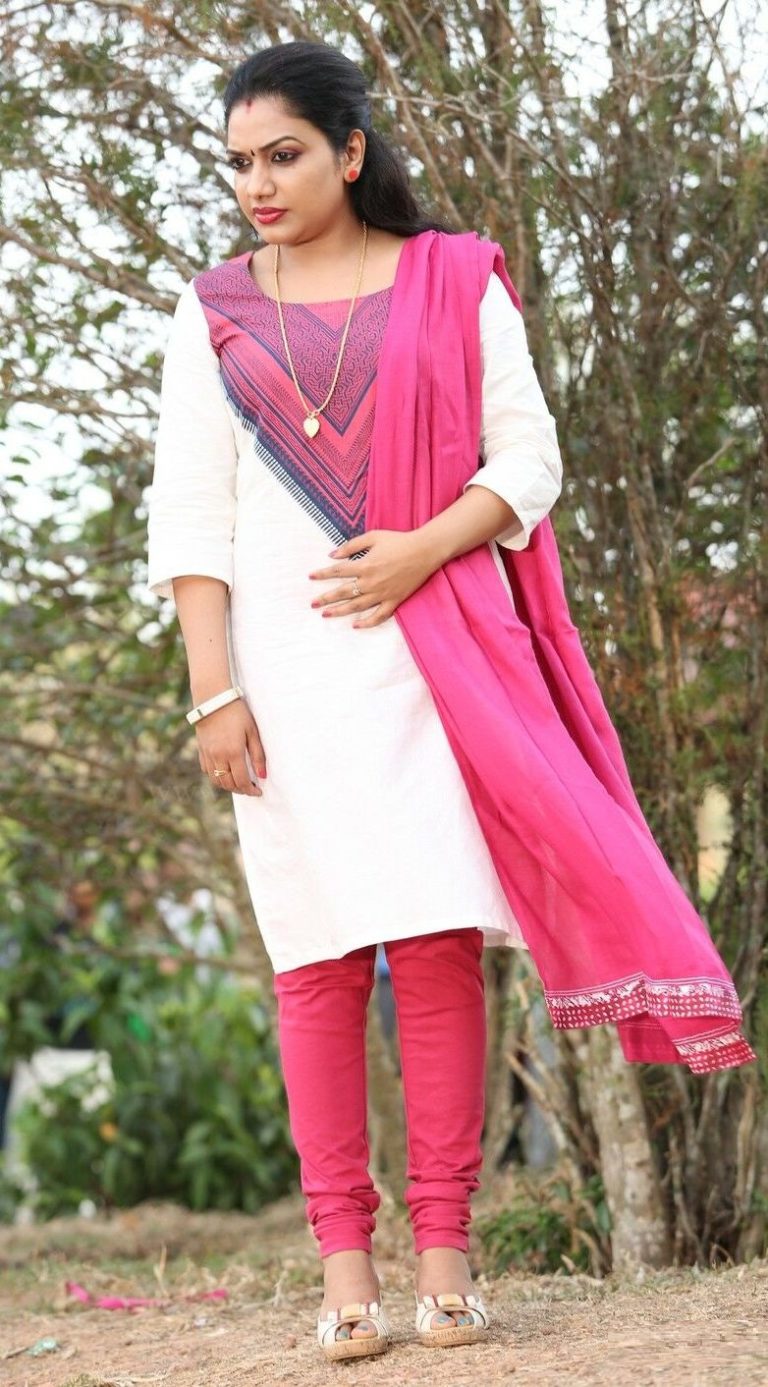 Rimi Tomy Age, Height, Weight, Family, Husband, Controversies ...
