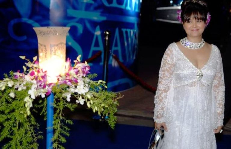 Alisha Chinai Age, Husband, Children, Family, Biography & More ...