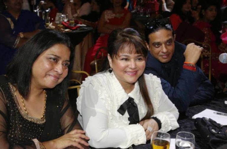 Alisha Chinai Age, Husband, Children, Family, Biography & More ...