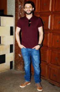 Arjun Mathur Age, Family, Wife, Biography » StarsUnfolded