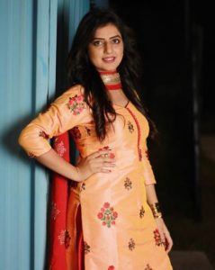 Priya (Singer) Age, Family, Boyfriend, Biography & More » StarsUnfolded