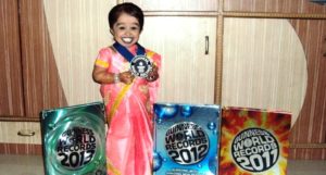 Jyoti Amge Height, Weight, Age, Family, Biography & More » StarsUnfolded