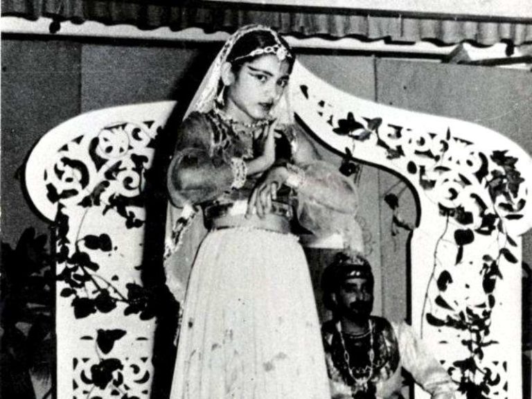 Maneka Gandhi Age, Caste, Family, Husband, Biography & More » StarsUnfolded