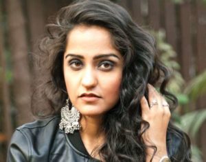 Asees Kaur (Singer) Age, Husband, Boyfriend, Family, Biography & More ...