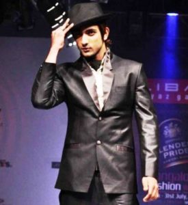 Fahmaan Khan (Actor) Age, Girlfriend, Family, Biography & More ...