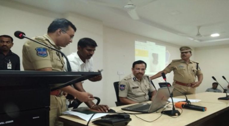 V C Sajjanar (IPS) Age, Wife, Family, Biography & More » StarsUnfolded