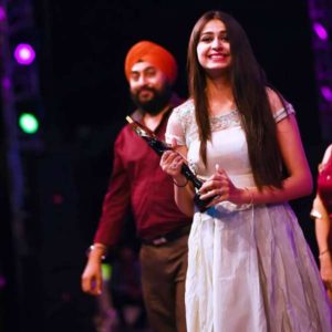 Kinjal Dave (Singer) Age, Boyfriend, Family, Biography & More ...