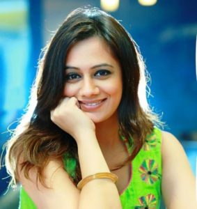 Spruha Joshi (Marathi Actor) Age, Husband, Family, Biography & More ...