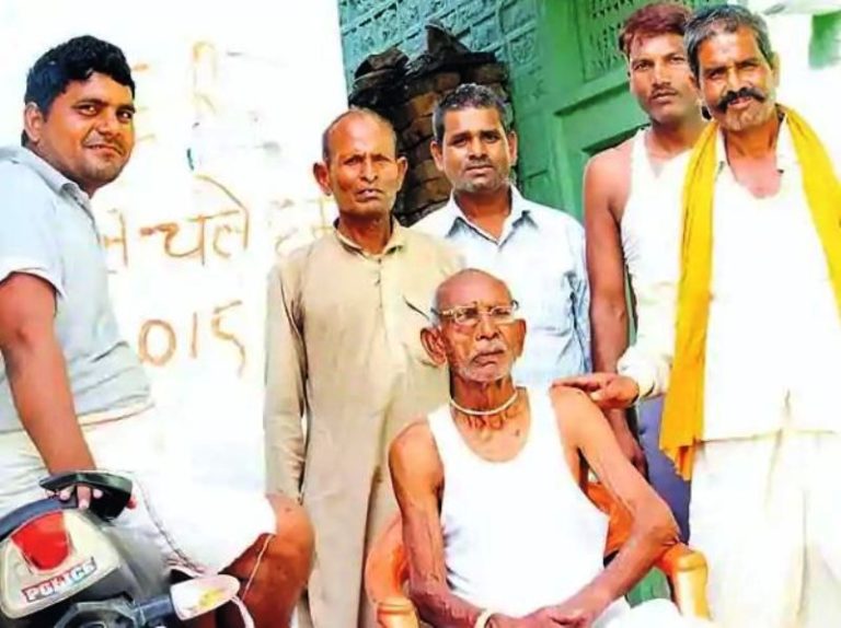 Paan Singh Tomar Age, Death, Wife, Children, Family, Biography & More ...