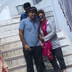 Pinky Roshan (Hrithik Roshan’s Mother) Age, Husband, Family, Biography ...