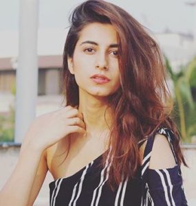 Aashram (MX Player) Actors, Cast & Crew » StarsUnfolded