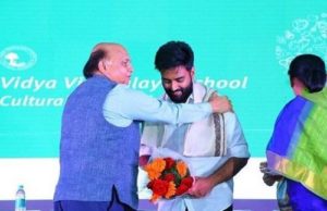 Yashraj Mukhate (Music Producer) Age, Height, Girlfriend, Family ...