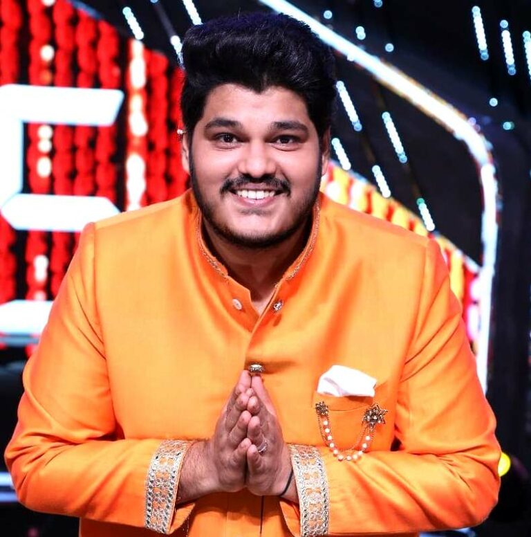 Ashish Kulkarni (Indian Idol) Age, Girlfriend, Family, Biography & More ...