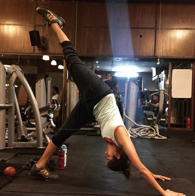 Ayn Zoya Height, Age, Boyfriend, Family, Biography & More » StarsUnfolded